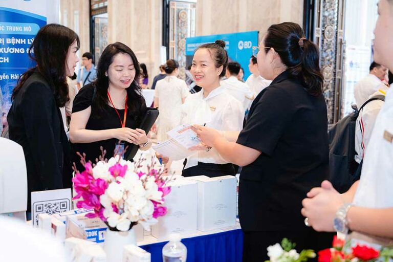 Hà Nội | Hội nghị khoa học về Y học Tái tạo và Công nghệ Tế bào gốc ...